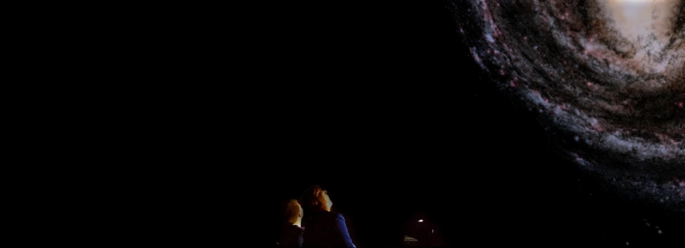 Emerald Professional Planetarium Dome Projectors Full-dome projection ...